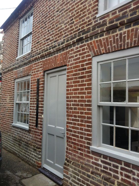 30+ Antique Window Design Ideas For Adding Regal Look To Your Home