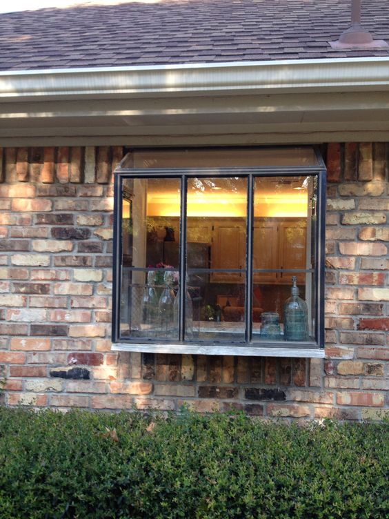 30+ Antique Window Design Ideas For Adding Regal Look To Your Home