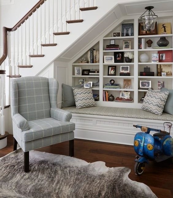 Small Home Library Stairs 25 Libraries And Reading Nooks Under Stairs
