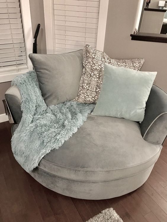 25 Reading Chair Designs: Ideas for Small Space, Bedroom