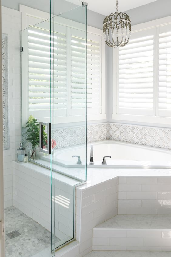 10 Bathroom Jacuzzi Designs: Ideal Size, Jacuzzi vs Bathtub