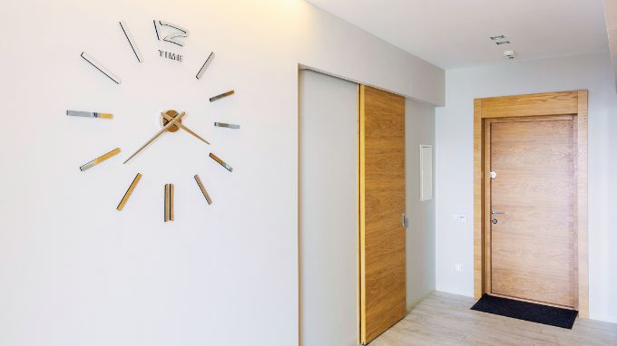 Vastu Tips for Wall Clock Placement: Directions & Design