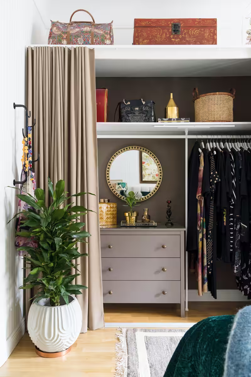 10+ Modern dressing room designs to elevate your home style