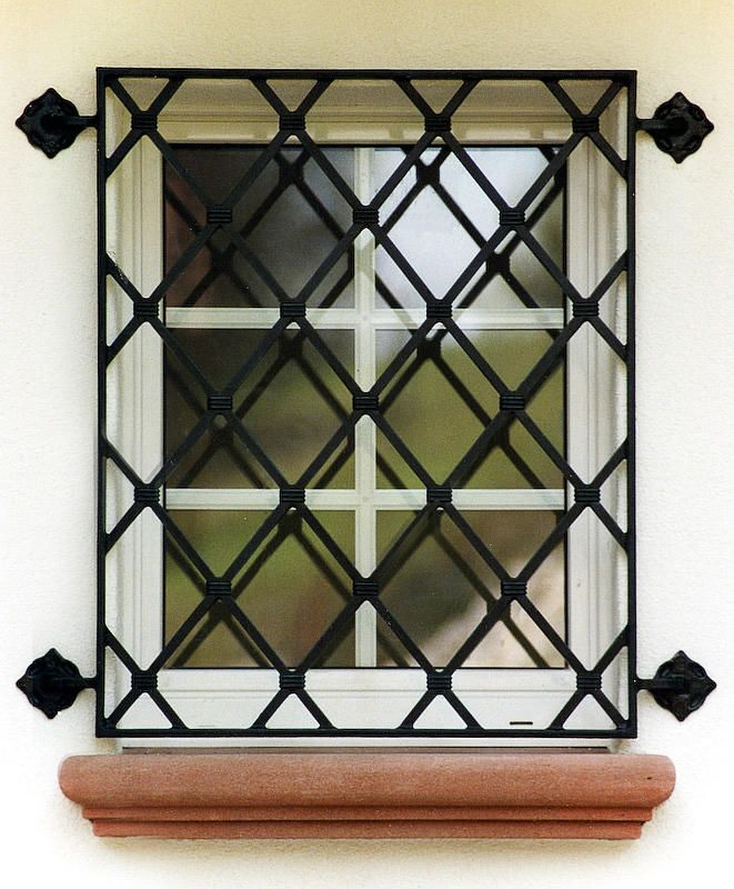 Modern and simple window grill designs for 2025