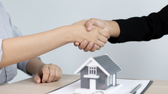 Selling a property with a loan: A complete guide